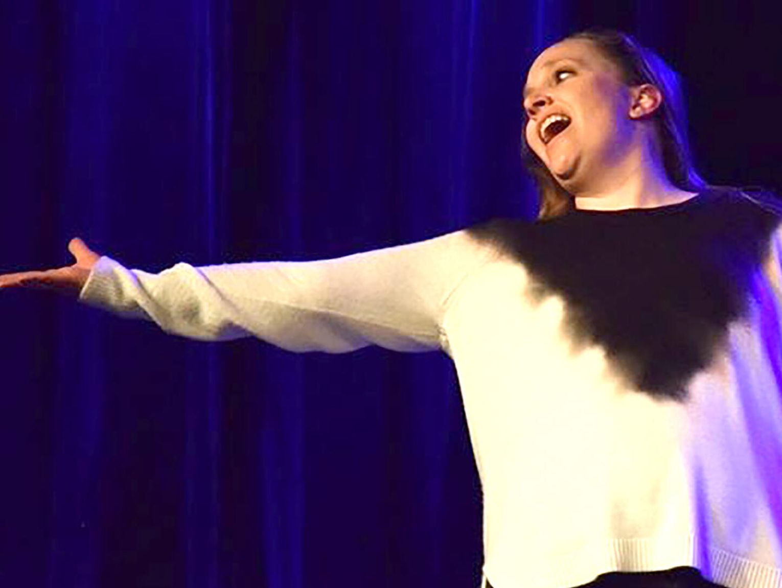 Dripping Springs grad stars in one-person play in Belgium