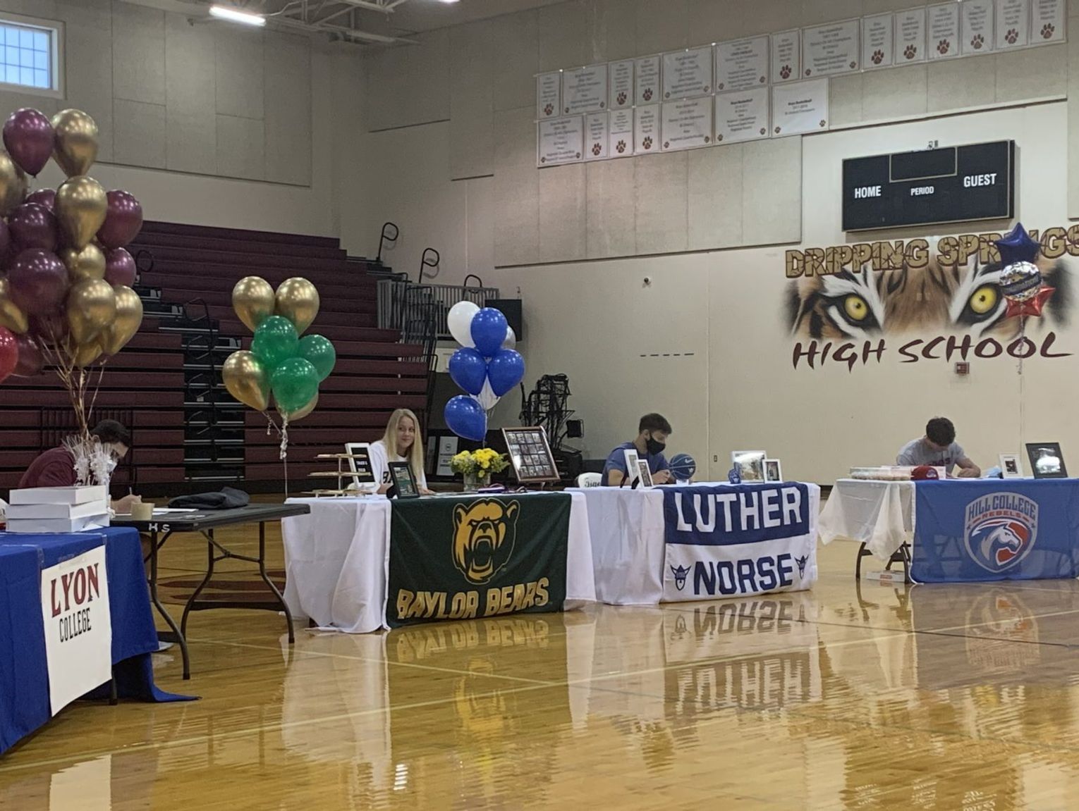 DSHS student athletes sign National Letters of Intent