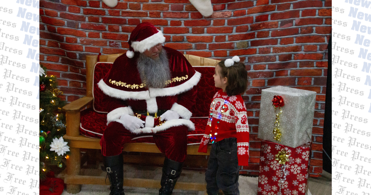 Santa arrives in Kyle